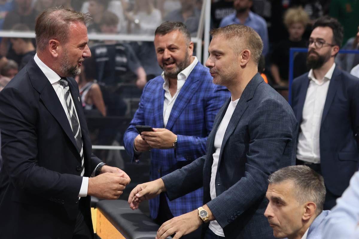 BEZ DLAKE NA JEZIKU! Prvi čovek Crvena Zvezde uputio jake reči igračima ...